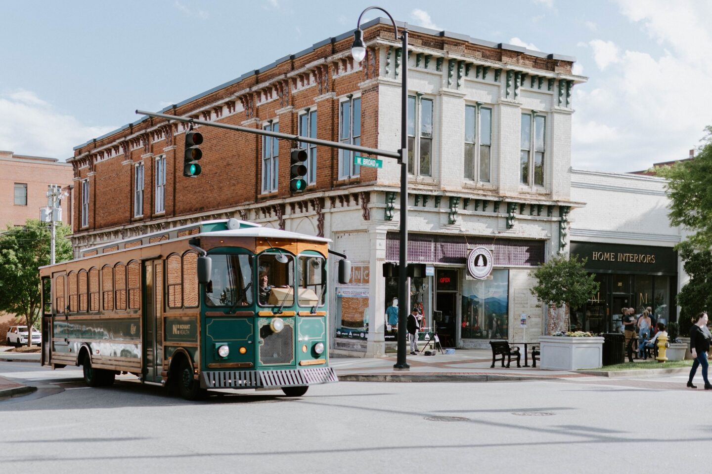 Downtown Statesville Wine Walk Returns on April 26, 2025 | Iredell EDC
